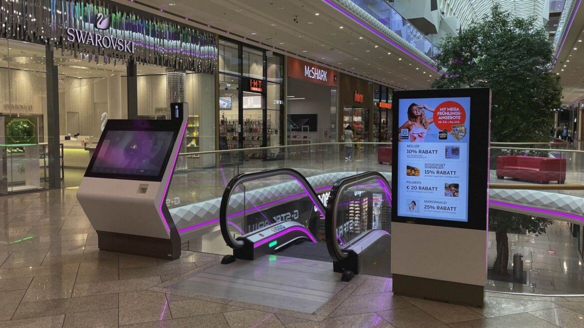 Choosing the Right Digital Signage Display: Tips, Tricks, and Expert ...